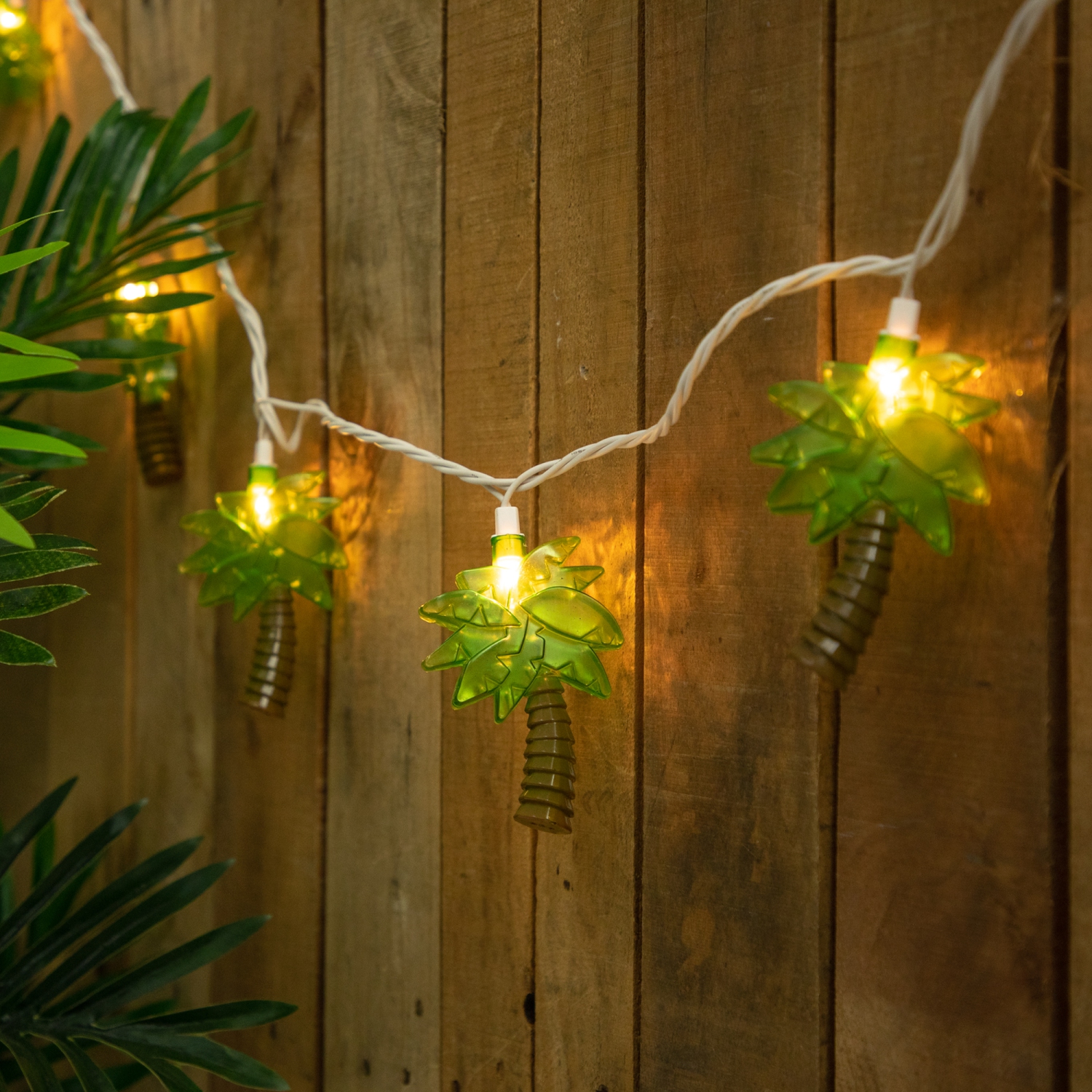 10-Count Green Tropical Palm Tree Outdoor Patio String Light Set, 7 ...