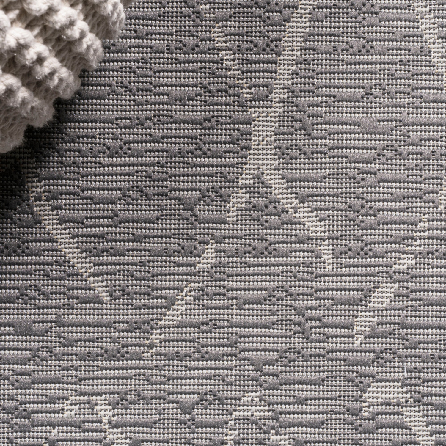 Madaba Moroccan Trellis Indoor/Outdoor Area Rug | Best Buy Canada