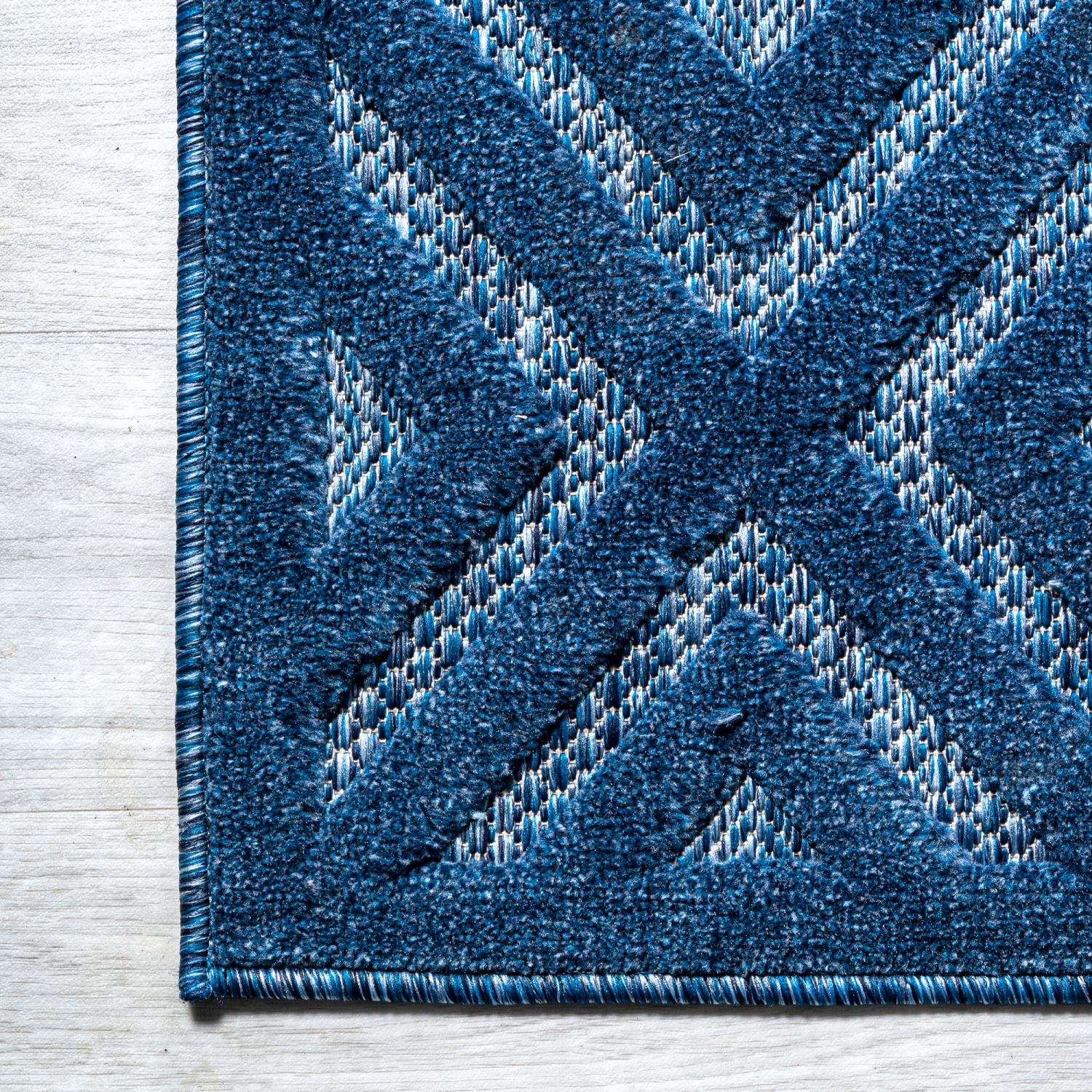 Portmany Neutral Diamond Trellis Indoor/Outdoor Area Rug | Best Buy Canada